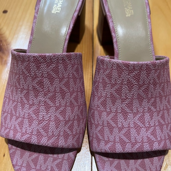 Michael Kors | Shoes | Michael Kors Mk Signature Logo Pink Heels Sz 75 ...